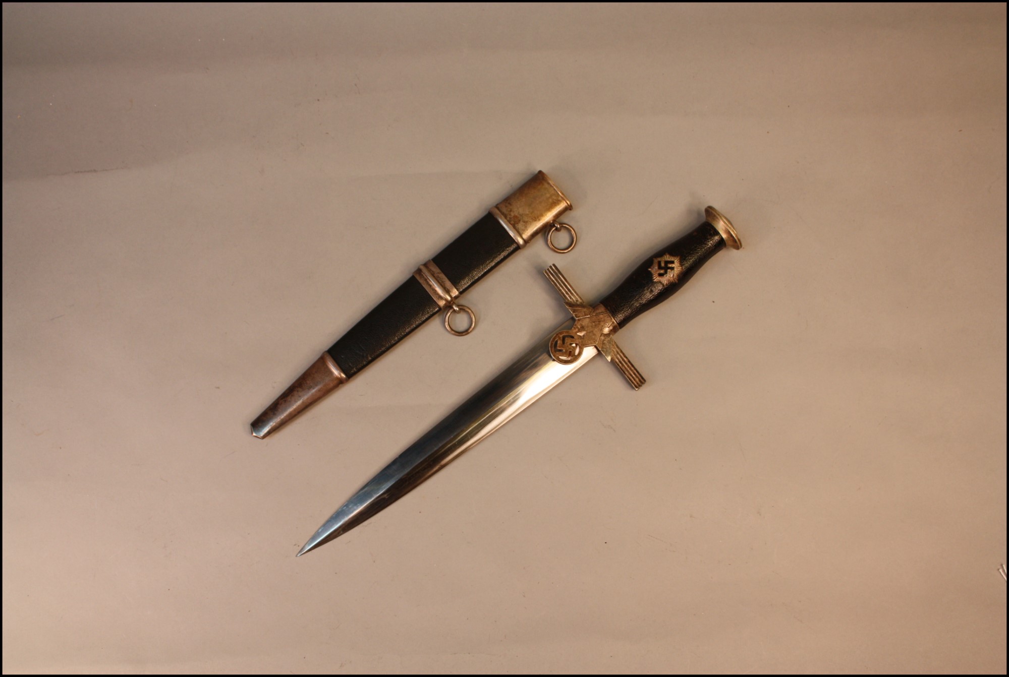 Daggers – RLB – Military Collectibles, Inc.