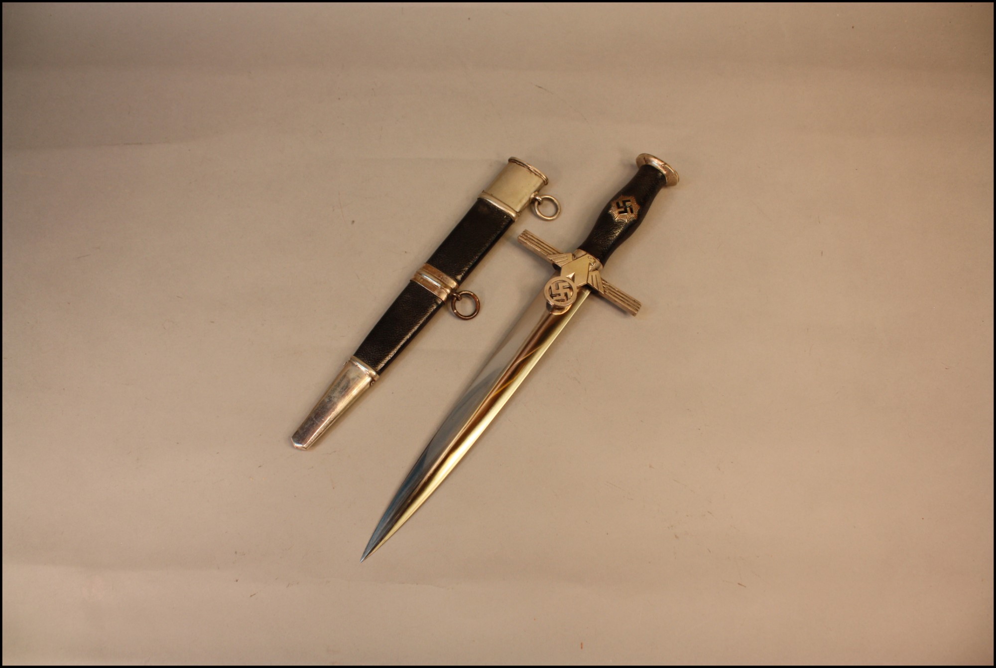 Daggers – RLB – Military Collectibles, Inc.