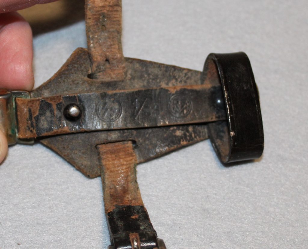 SS Vertical Hanger – Military Collectibles, Inc.