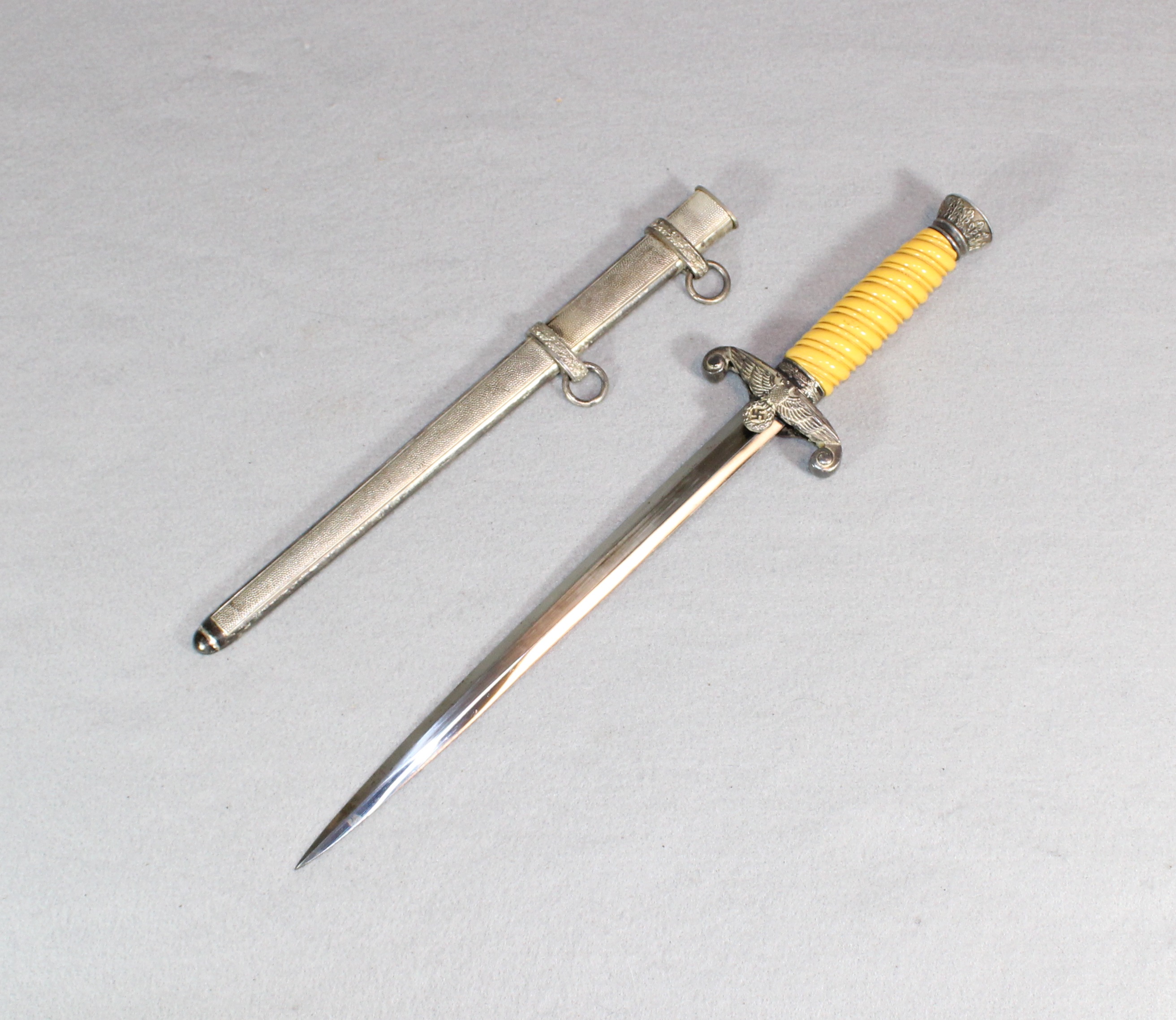 Daggers – Army – Military Collectibles, Inc.